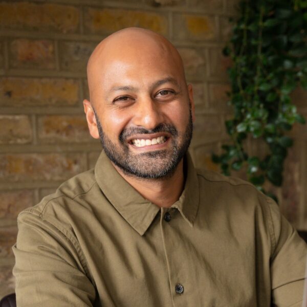 Gary Rayneau – International Magazine Centre